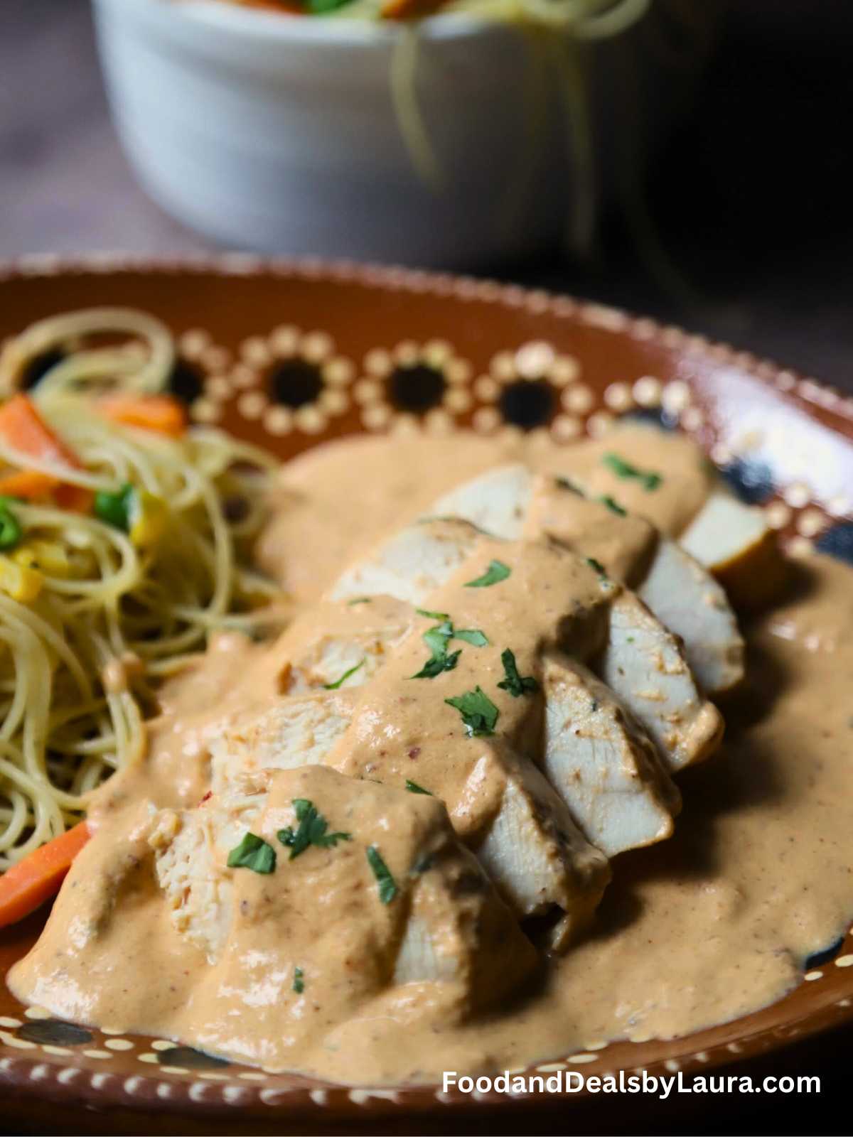 Pollo en Chipotle - Authentic Mexican Creamy Chipotle Chicken Recipe